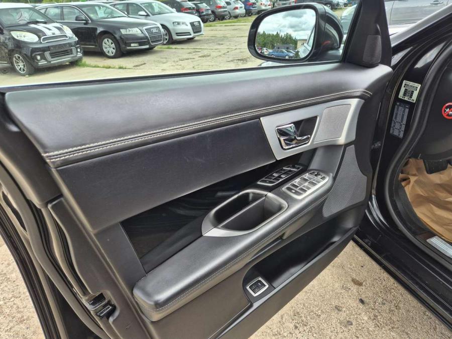 Melns Jaguar XF 2012 Utena, ar dzinēja tilpumu 2.18 L un nobraukumu 274 tūkst. km par 3990 €, foto 9 vietnē AUTOMOTO.COM.LV