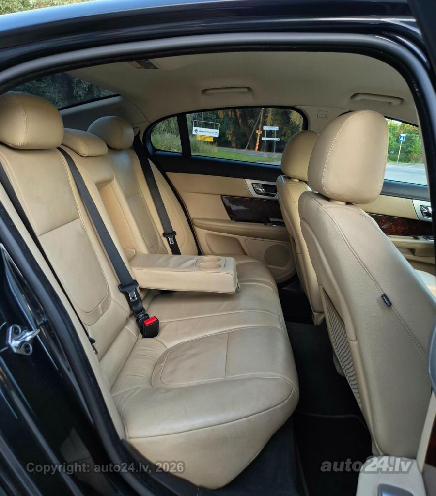 Melns Jaguar XF 2012 Tallina, ar dzinēja tilpumu 2.20 L un nobraukumu 191 tūkst. km par 6666 €, foto 9 vietnē AUTOMOTO.COM.LV