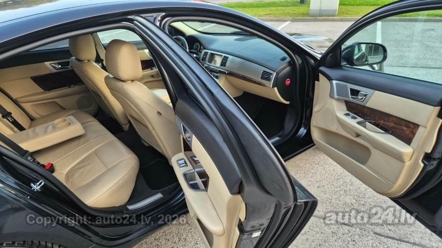 Melns Jaguar XF 2012 Tallina, ar dzinēja tilpumu 2.20 L un nobraukumu 191 tūkst. km par 6666 €, foto 10 vietnē AUTOMOTO.COM.LV