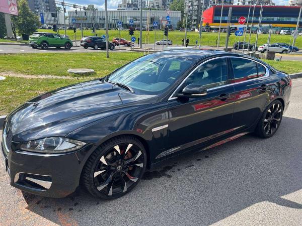 Melns Jaguar XF 2012 Viļņa, ar dzinēja tilpumu 2.99 L un nobraukumu 190 tūkst. km par 10000 €, foto 1 vietnē AUTOMOTO.COM.LV