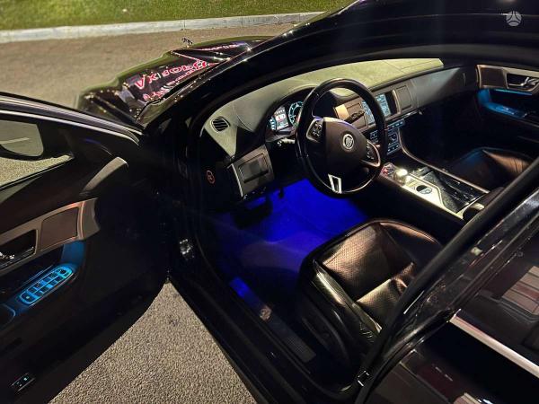 Melns Jaguar XF 2012 Viļņa, ar dzinēja tilpumu 2.99 L un nobraukumu 190 tūkst. km par 10000 €, foto 9 vietnē AUTOMOTO.COM.LV
