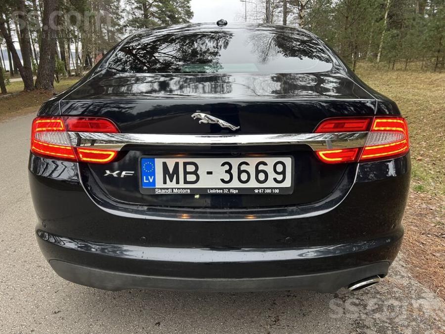 Melns Jaguar XF 2012 Rīga, ar dzinēja tilpumu 2.20 L un nobraukumu 120 tūkst. km par 6000 €, foto 4 vietnē AUTOMOTO.COM.LV