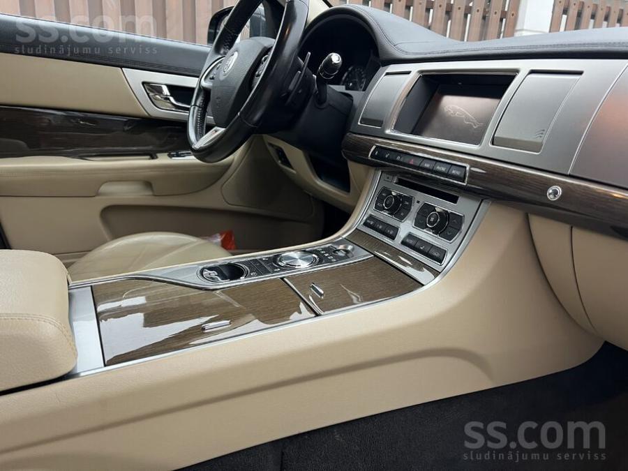 Melns Jaguar XF 2012 Rīga, ar dzinēja tilpumu 2.20 L un nobraukumu 120 tūkst. km par 6000 €, foto 11 vietnē AUTOMOTO.COM.LV