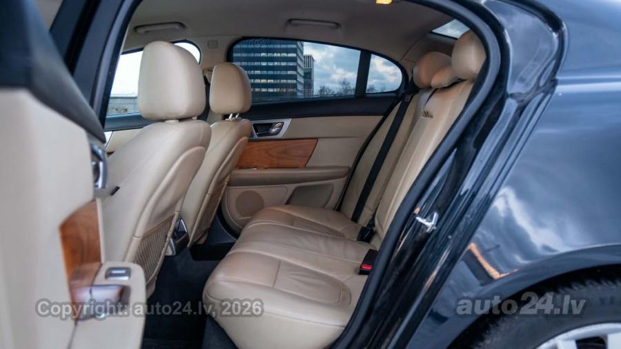 Melns Jaguar XF 2012 Tallina, ar dzinēja tilpumu 2.20 L un nobraukumu 307 tūkst. km par 3299 €, foto 15 vietnē AUTOMOTO.COM.LV