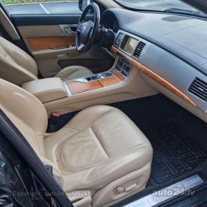Black Jaguar XF 2012 in Tartu, with an engine capacity of 2.20 L and mileage of 294 thousand km for 3990 €, photo 9 on AUTOMOTO.COM.LV