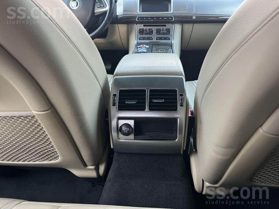 Melns Jaguar XF 2012 Daugavpils, ar dzinēja tilpumu 2.20 L un nobraukumu 120 tūkst. km par 5800 €, foto 19 vietnē AUTOMOTO.COM.LV