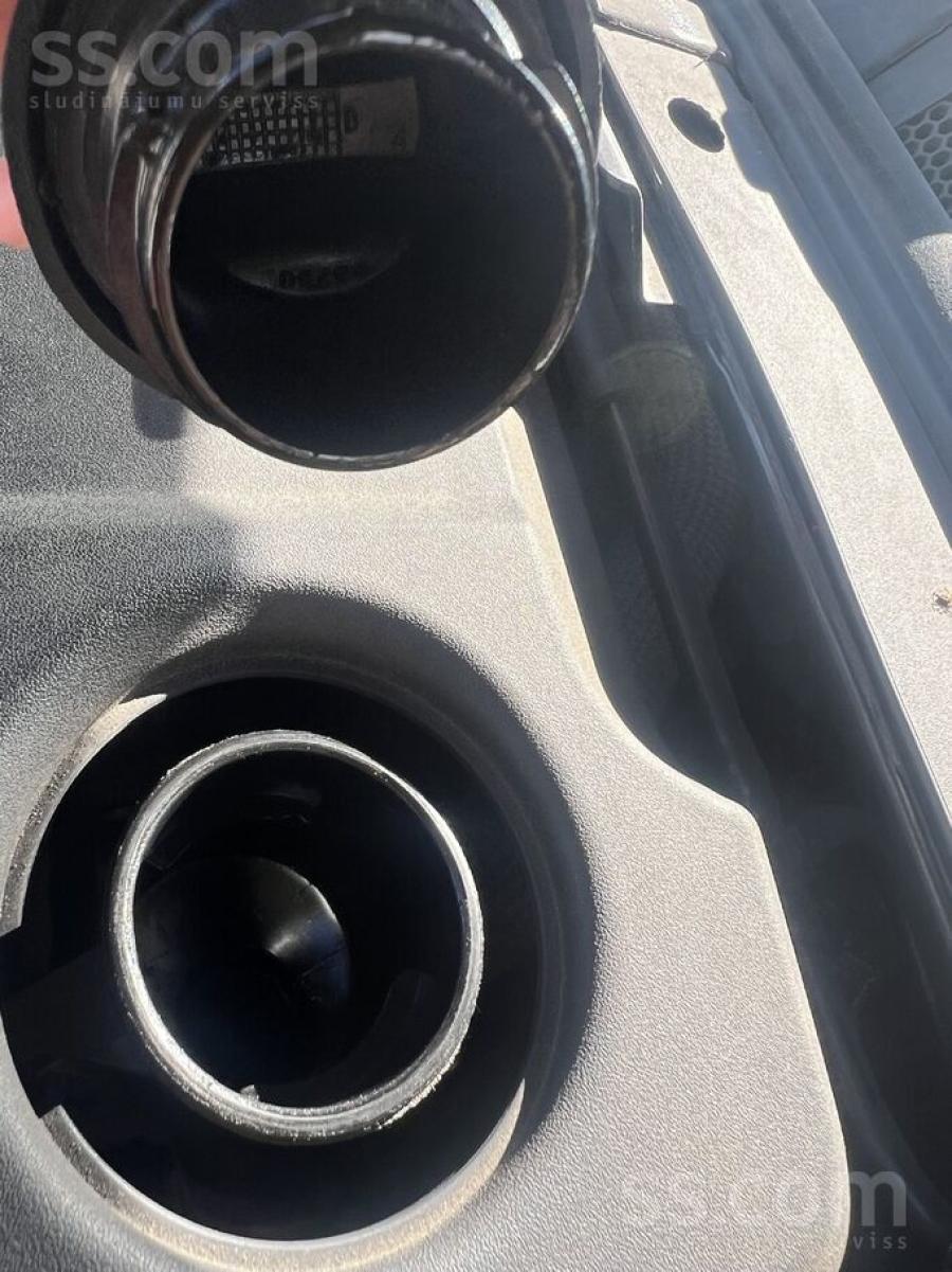 Melns Jaguar XF 2012 Daugavpils, ar dzinēja tilpumu 2.20 L un nobraukumu 120 tūkst. km par 5800 €, foto 32 vietnē AUTOMOTO.COM.LV