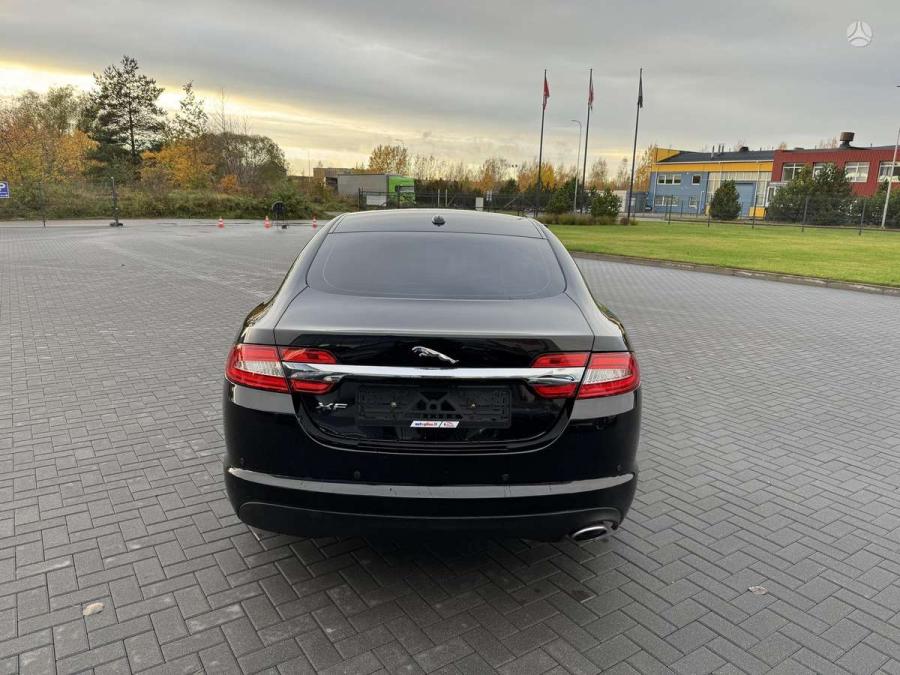 Black Jaguar XF 2012 in Telschi, with an engine capacity of 2.18 L and mileage of 261 thousand km for 4499 €, photo 4 on AUTOMOTO.COM.LV