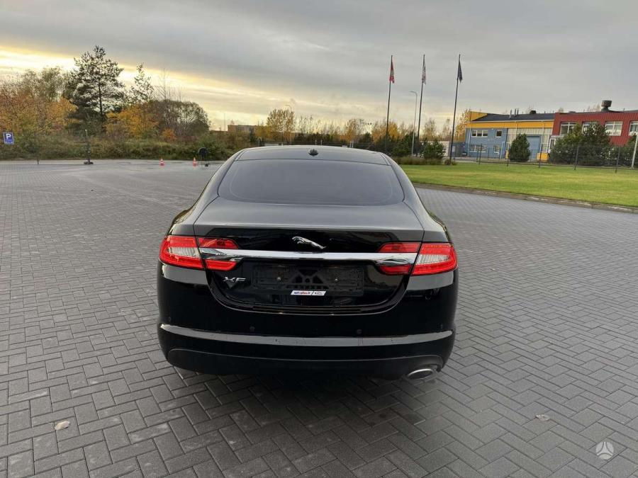Black Jaguar XF 2012 in Telschi, with an engine capacity of 2.18 L and mileage of 261 thousand km for 4499 €, photo 7 on AUTOMOTO.COM.LV