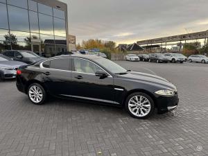 Black Jaguar XF 2012 in Telschi, with an engine capacity of 2.18 L and mileage of 261 thousand km for 4499 €, photo 10 on AUTOMOTO.COM.LV