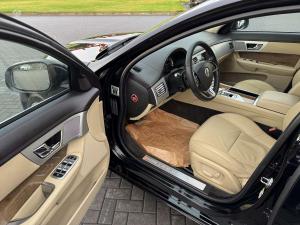 Black Jaguar XF 2012 in Telschi, with an engine capacity of 2.18 L and mileage of 261 thousand km for 4499 €, photo 17 on AUTOMOTO.COM.LV