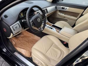Black Jaguar XF 2012 in Telschi, with an engine capacity of 2.18 L and mileage of 261 thousand km for 4499 €, photo 19 on AUTOMOTO.COM.LV