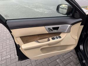 Black Jaguar XF 2012 in Telschi, with an engine capacity of 2.18 L and mileage of 261 thousand km for 4499 €, photo 20 on AUTOMOTO.COM.LV