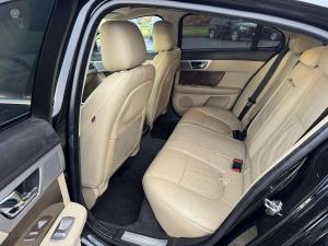 Black Jaguar XF 2012 in Telschi, with an engine capacity of 2.18 L and mileage of 261 thousand km for 4499 €, photo 21 on AUTOMOTO.COM.LV