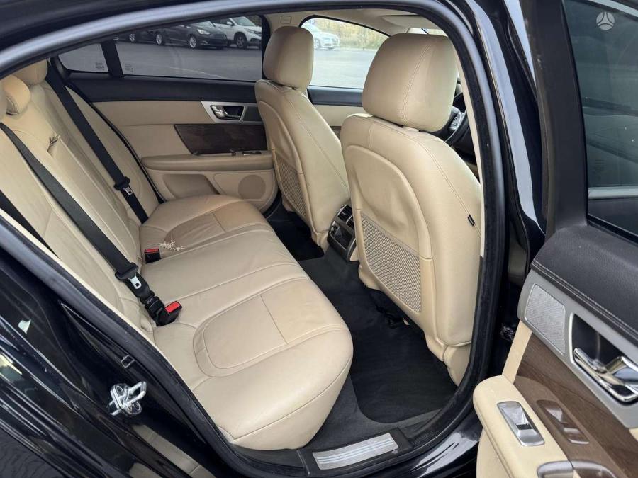 Black Jaguar XF 2012 in Telschi, with an engine capacity of 2.18 L and mileage of 261 thousand km for 4499 €, photo 22 on AUTOMOTO.COM.LV