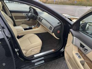 Black Jaguar XF 2012 in Telschi, with an engine capacity of 2.18 L and mileage of 261 thousand km for 4499 €, photo 23 on AUTOMOTO.COM.LV