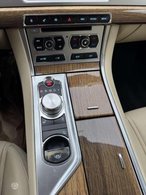 Black Jaguar XF 2012 in Telschi, with an engine capacity of 2.18 L and mileage of 261 thousand km for 4499 €, photo 27 on AUTOMOTO.COM.LV