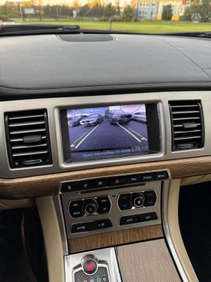 Black Jaguar XF 2012 in Telschi, with an engine capacity of 2.18 L and mileage of 261 thousand km for 4499 €, photo 28 on AUTOMOTO.COM.LV