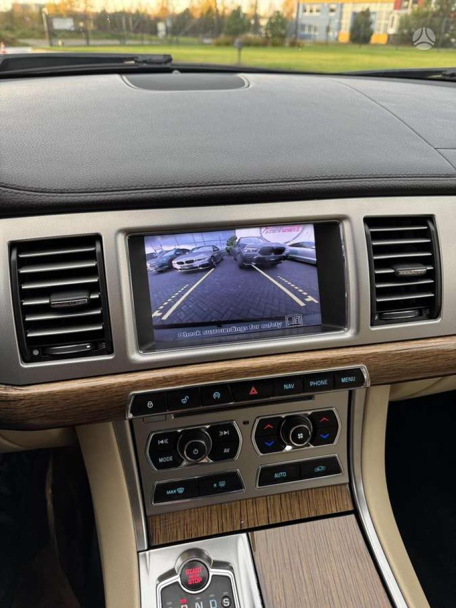 Black Jaguar XF 2012 in Telschi, with an engine capacity of 2.18 L and mileage of 261 thousand km for 4499 €, photo 28 on AUTOMOTO.COM.LV