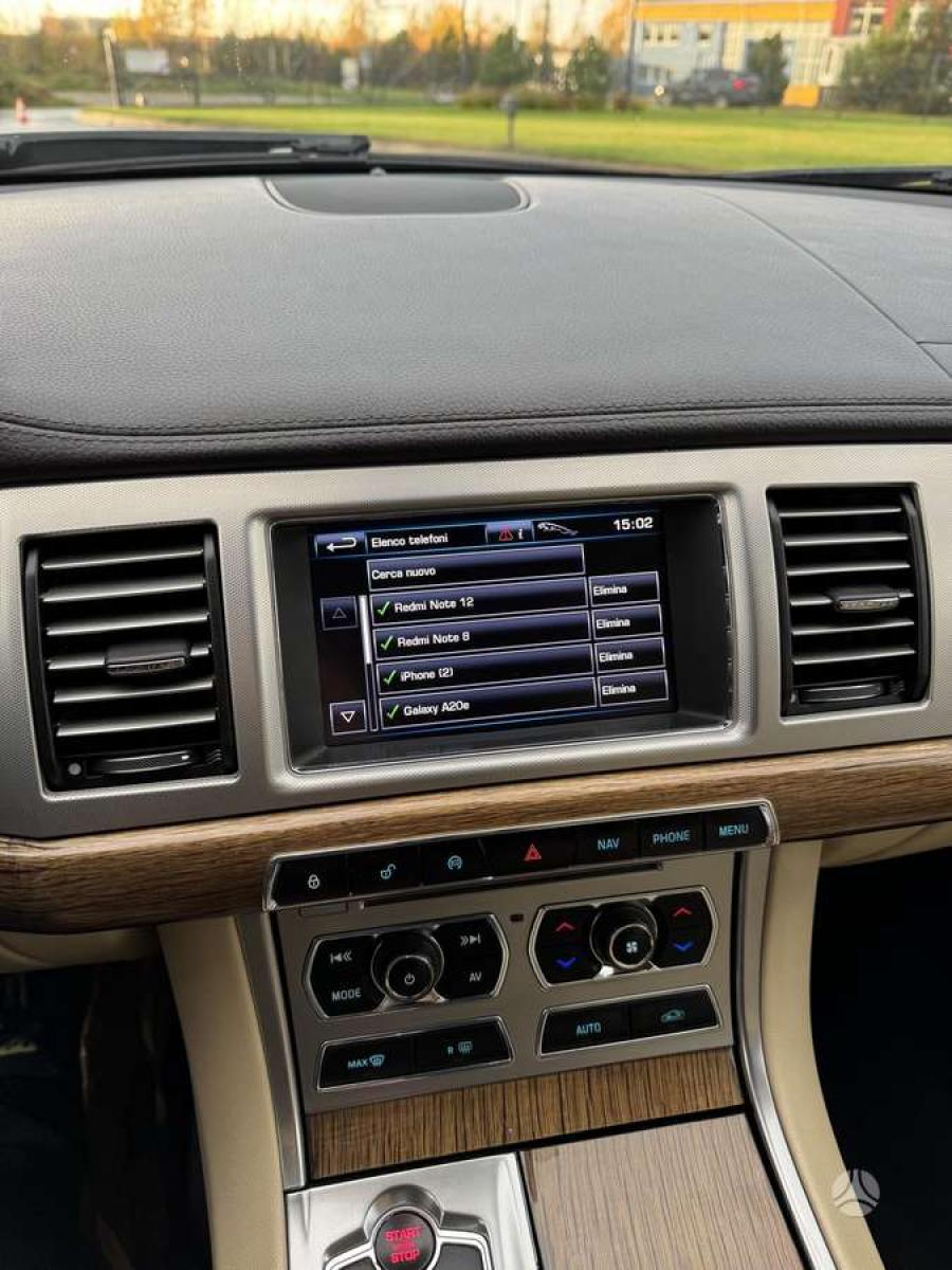 Black Jaguar XF 2012 in Telschi, with an engine capacity of 2.18 L and mileage of 261 thousand km for 4499 €, photo 30 on AUTOMOTO.COM.LV