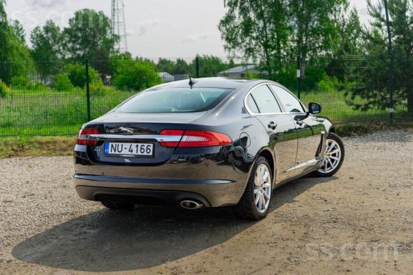 Black Jaguar XF 2013 in Riga, with an engine capacity of 2.20 L and mileage of 279 thousand km for 9890 €, photo 6 on AUTOMOTO.COM.LV