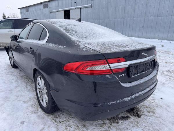 Melns Jaguar XF 2013 Šauļi, ar dzinēja tilpumu 2.18 L un nobraukumu 233 tūkst. km par 3450 €, foto 4 vietnē AUTOMOTO.COM.LV