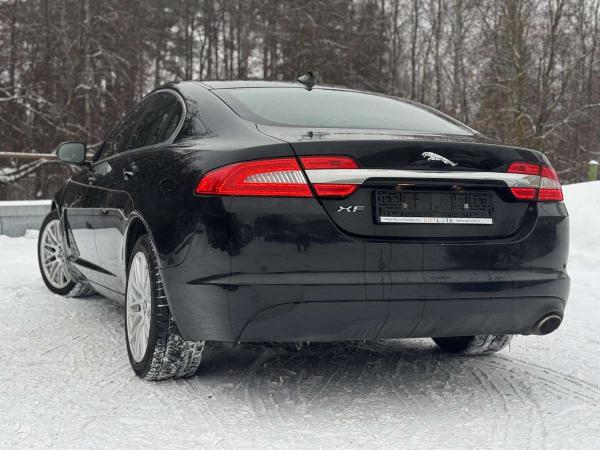 Black Jaguar XF 2013 in Vilnius, with an engine capacity of 2.18 L and mileage of 242 thousand km for 7500 €, photo 10 on AUTOMOTO.COM.LV