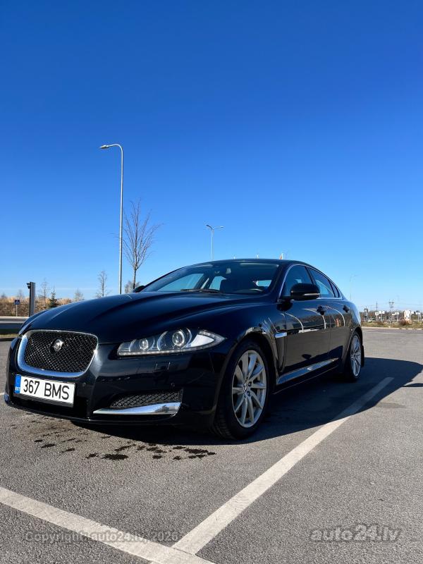 Black Jaguar XF 2013 in Tartu, with an engine capacity of 2.00 L and mileage of 172 thousand km for 7490 €, photo 4 on AUTOMOTO.COM.LV