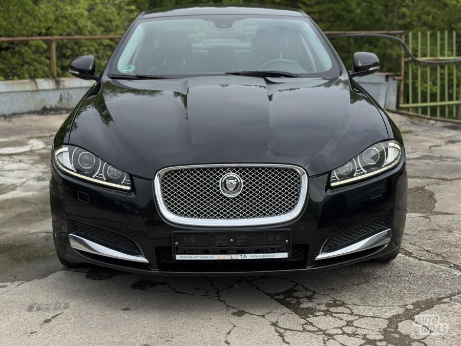 Black Jaguar XF 2013 in Vilnius, with an engine capacity of 2.20 L and mileage of 242 thousand km for 7100 €, photo 3 on AUTOMOTO.COM.LV