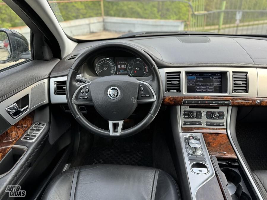 Black Jaguar XF 2013 in Vilnius, with an engine capacity of 2.20 L and mileage of 242 thousand km for 7100 €, photo 5 on AUTOMOTO.COM.LV