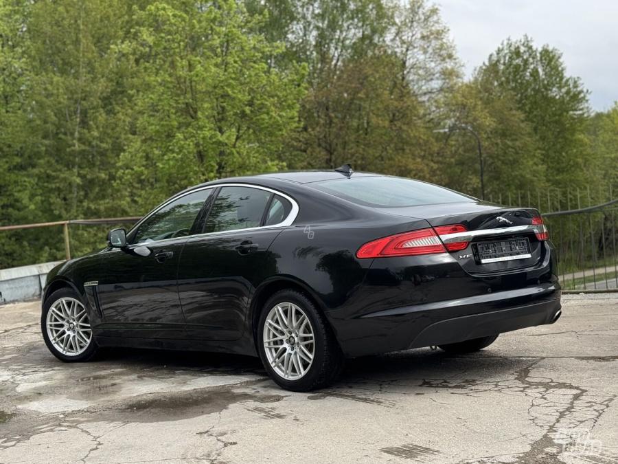 Black Jaguar XF 2013 in Vilnius, with an engine capacity of 2.20 L and mileage of 242 thousand km for 7100 €, photo 13 on AUTOMOTO.COM.LV