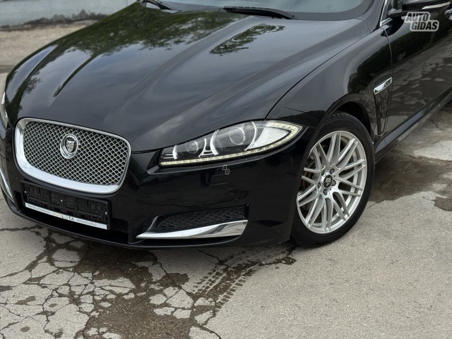 Black Jaguar XF 2013 in Vilnius, with an engine capacity of 2.20 L and mileage of 242 thousand km for 7100 €, photo 15 on AUTOMOTO.COM.LV