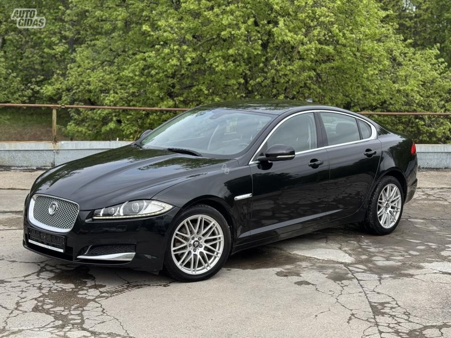 Black Jaguar XF 2013 in Vilnius, with an engine capacity of 2.20 L and mileage of 242 thousand km for 7100 €, photo 16 on AUTOMOTO.COM.LV