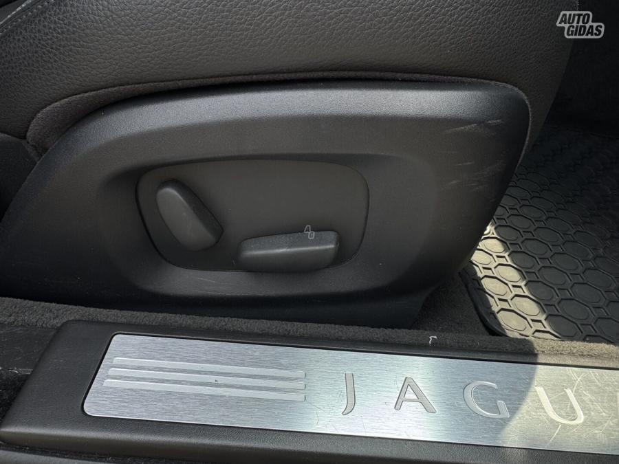 Black Jaguar XF 2013 in Vilnius, with an engine capacity of 2.20 L and mileage of 242 thousand km for 7100 €, photo 20 on AUTOMOTO.COM.LV