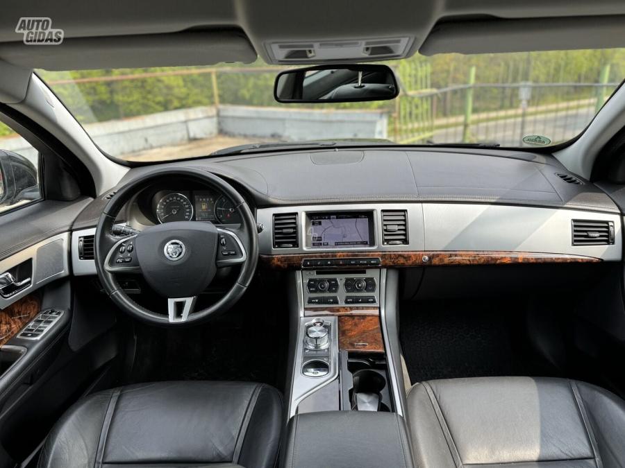 Black Jaguar XF 2013 in Vilnius, with an engine capacity of 2.20 L and mileage of 242 thousand km for 7100 €, photo 22 on AUTOMOTO.COM.LV