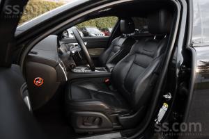 Melns Jaguar XF 2013 Jelgava, ar dzinēja tilpumu 3.00 L un nobraukumu 267 tūkst. km par 9900 €, foto 8 vietnē AUTOMOTO.COM.LV