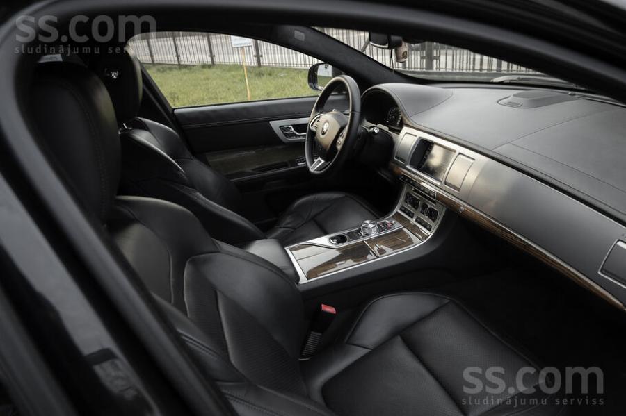 Melns Jaguar XF 2013 Jelgava, ar dzinēja tilpumu 3.00 L un nobraukumu 267 tūkst. km par 9900 €, foto 16 vietnē AUTOMOTO.COM.LV