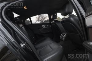 Melns Jaguar XF 2013 Jelgava, ar dzinēja tilpumu 3.00 L un nobraukumu 267 tūkst. km par 9900 €, foto 18 vietnē AUTOMOTO.COM.LV