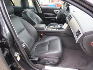Melns Jaguar XF 2013 Rīga, ar dzinēja tilpumu 2.20 L un nobraukumu 278 tūkst. km par 8990 €, foto 4 vietnē AUTOMOTO.COM.LV