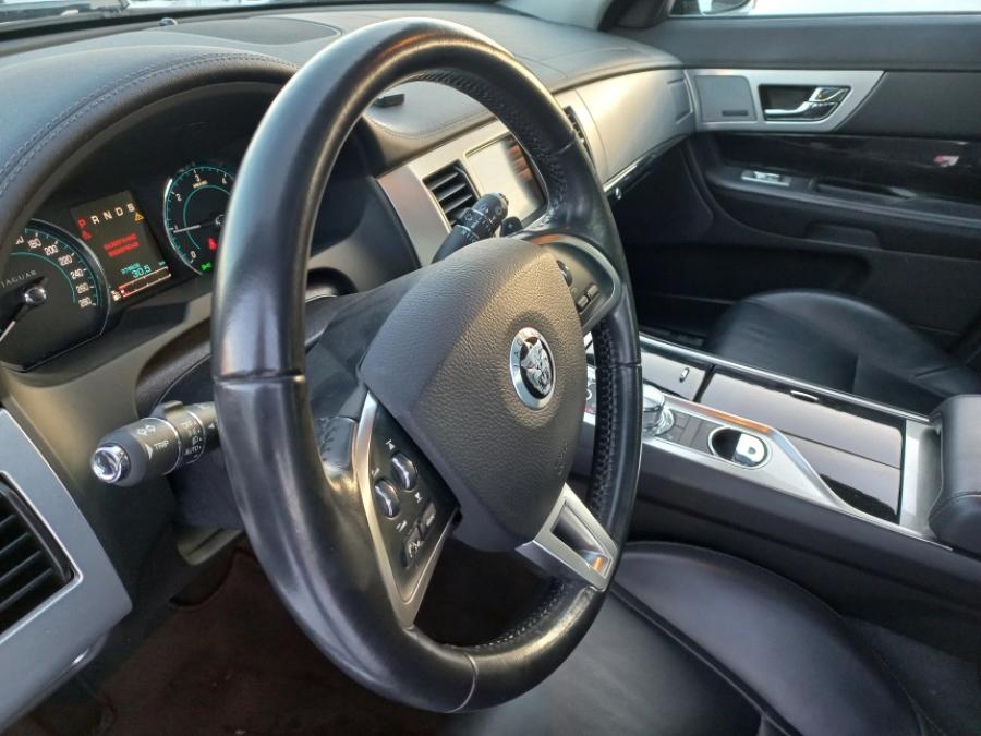 Melns Jaguar XF 2013 Rīga, ar dzinēja tilpumu 2.20 L un nobraukumu 278 tūkst. km par 8990 €, foto 18 vietnē AUTOMOTO.COM.LV