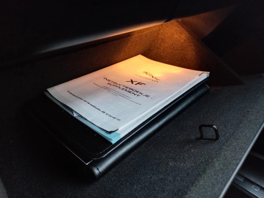 Melns Jaguar XF 2013 Rīga, ar dzinēja tilpumu 2.20 L un nobraukumu 278 tūkst. km par 8990 €, foto 19 vietnē AUTOMOTO.COM.LV