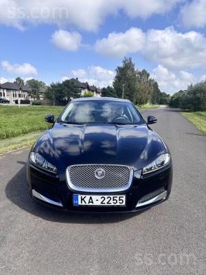 Black Jaguar XF 2013 in Riga, with an engine capacity of 2.20 L and mileage of 101 thousand km for 12500 €, photo 3 on AUTOMOTO.COM.LV