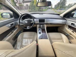 Black Jaguar XF 2013 in Riga, with an engine capacity of 2.20 L and mileage of 101 thousand km for 12500 €, photo 7 on AUTOMOTO.COM.LV