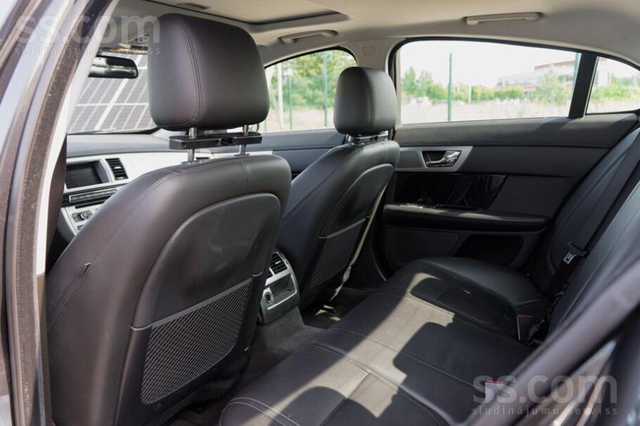 Black Jaguar XF 2013 in Riga, with an engine capacity of 2.20 L and mileage of 279 thousand km for 8990 €, photo 11 on AUTOMOTO.COM.LV