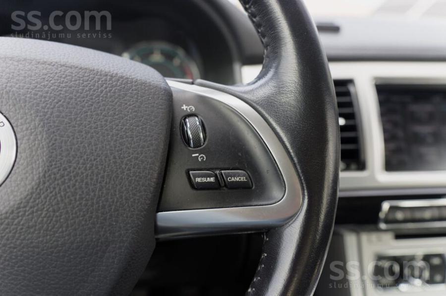 Black Jaguar XF 2013 in Riga, with an engine capacity of 2.20 L and mileage of 279 thousand km for 8990 €, photo 15 on AUTOMOTO.COM.LV