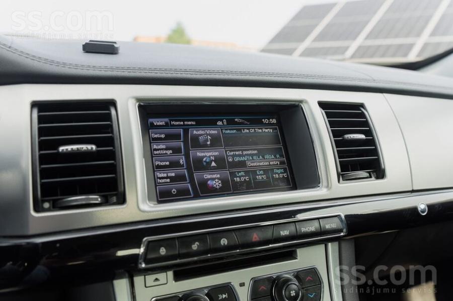 Black Jaguar XF 2013 in Riga, with an engine capacity of 2.20 L and mileage of 279 thousand km for 8990 €, photo 20 on AUTOMOTO.COM.LV