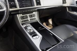 Black Jaguar XF 2013 in Riga, with an engine capacity of 2.20 L and mileage of 279 thousand km for 8990 €, photo 23 on AUTOMOTO.COM.LV