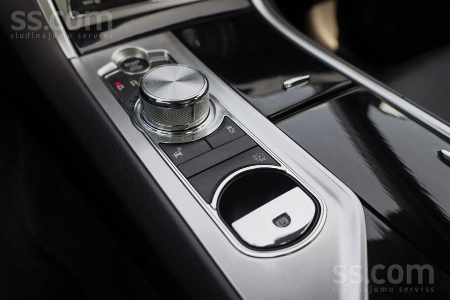 Black Jaguar XF 2013 in Riga, with an engine capacity of 2.20 L and mileage of 279 thousand km for 8990 €, photo 25 on AUTOMOTO.COM.LV