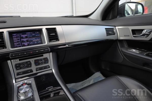 Melns Jaguar XF 2013 Rīga, ar dzinēja tilpumu 2.20 L un nobraukumu 279 tūkst. km par 7495 €, foto 9 vietnē AUTOMOTO.COM.LV