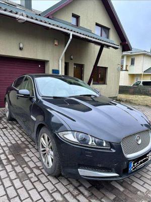 Black Jaguar XF 2014 in Vilnius, with an engine capacity of 2.18 L and mileage of 255 thousand km for 3800 €, photo 3 on AUTOMOTO.COM.LV